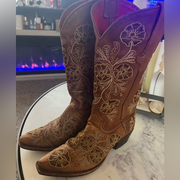 Macie Bean | Shoes | Macie Bean M84 Ladies Embroidered Western Boot ...